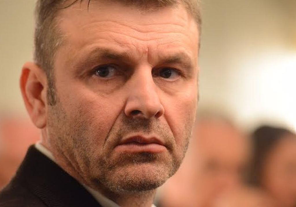 ' Εγινε η επίσημη διακήρυξη του κόμματος του Γκλέτσου - Δημοκρατική της ...