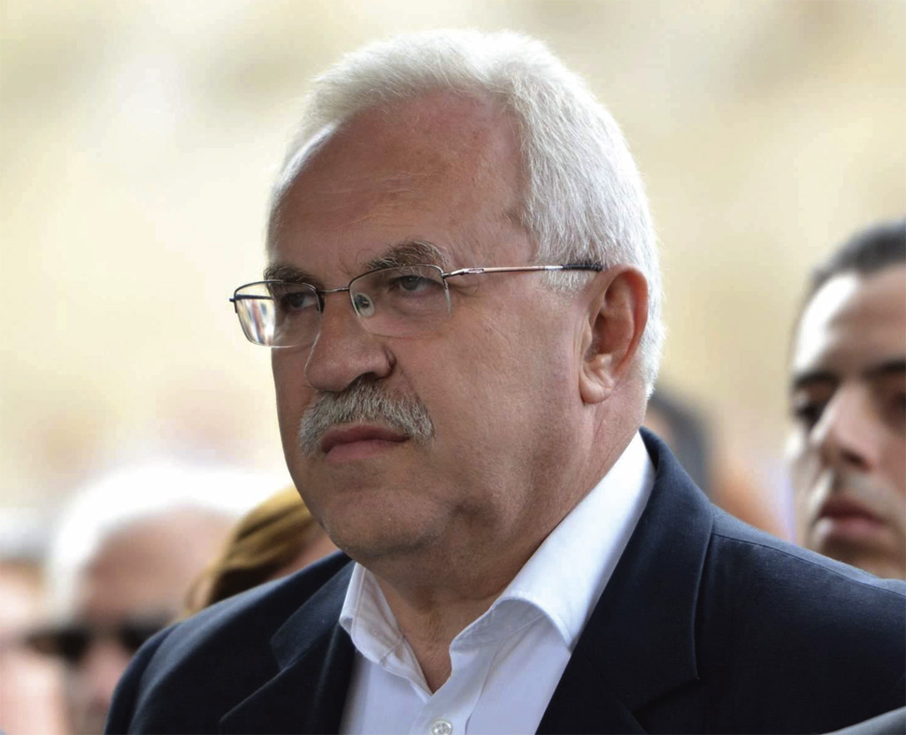Δ. Γάκης: «Δεν πρέπει να φοβόμαστε τον κυματισμό που δημιουργεί η πτώση ...