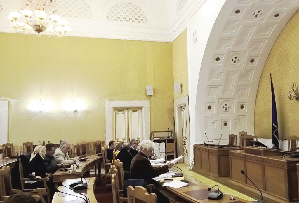 Σε βαρύ κλίμα η συνεδρίαση της Οικονομικής Επιτροπής της Περιφέρειας ...