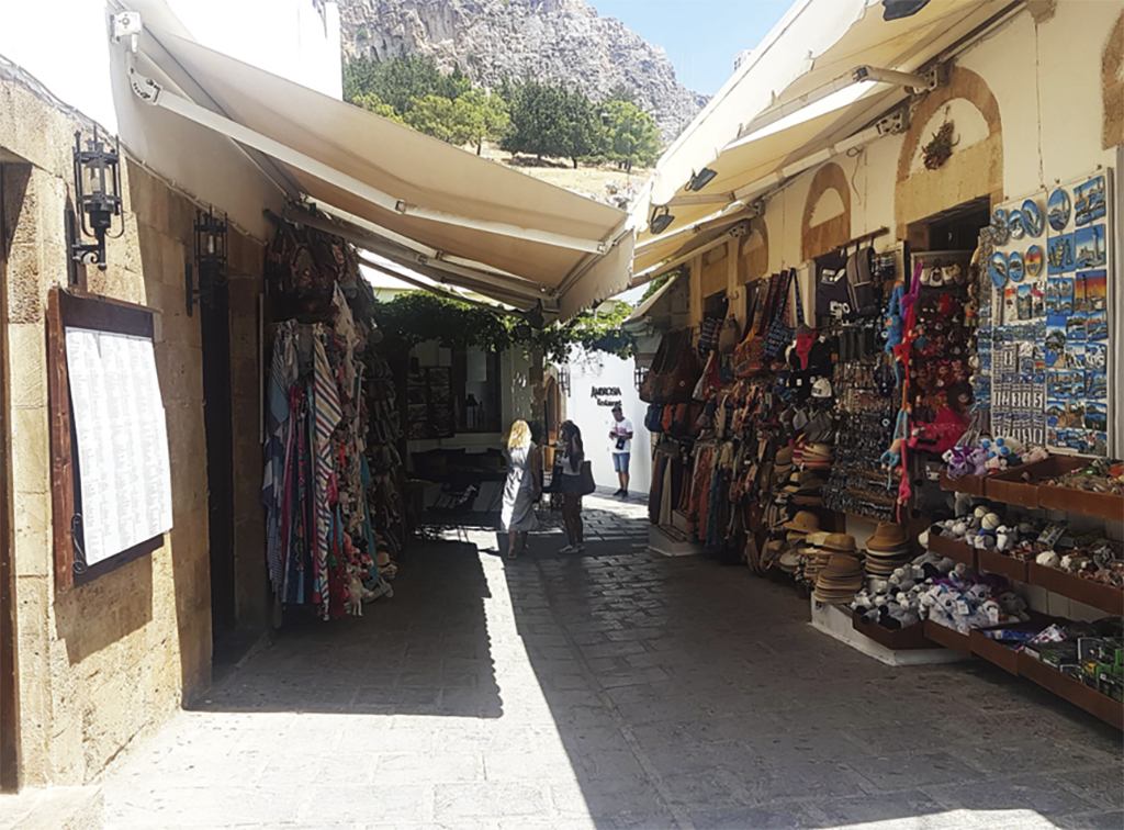 Η σεζόν της αγωνίας, των εξόδων, των «βαρβάρων» της Μεσαιωνικής Πόλης ...