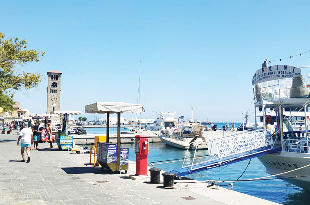 Γεμάτα τα σκάφη για ημερήσιες εκδρομές στη Ρόδο - Δημοκρατική της Ρόδου
