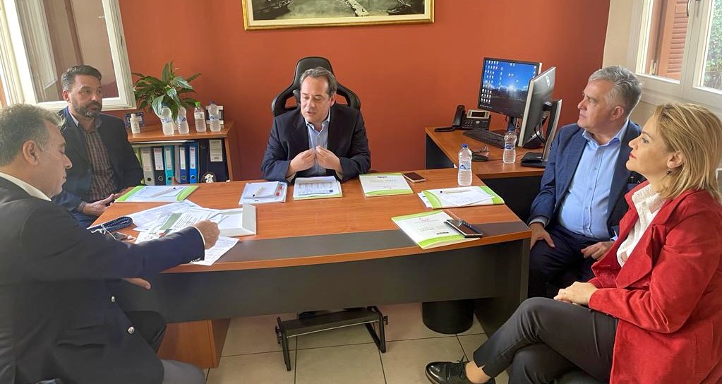 Συνάντηση εργασίας με τους κυβερνητικούς βουλευτές πραγματοποιήθηκε στα ...