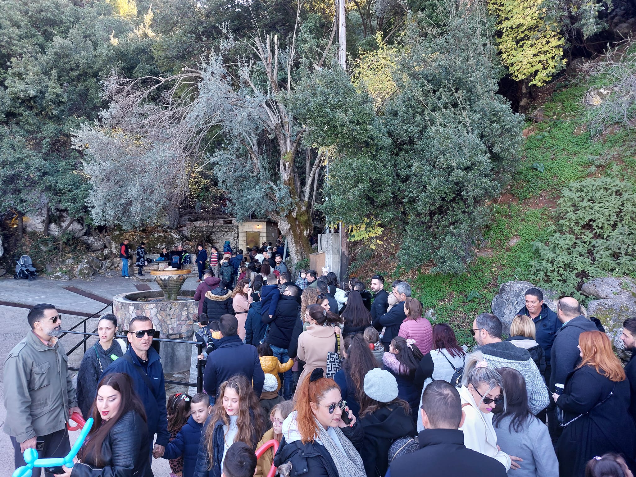 Σημειώθηκε κοσμοσυρροή στις τρεις φάτνες της Ρόδου - Δημοκρατική της Ρόδου