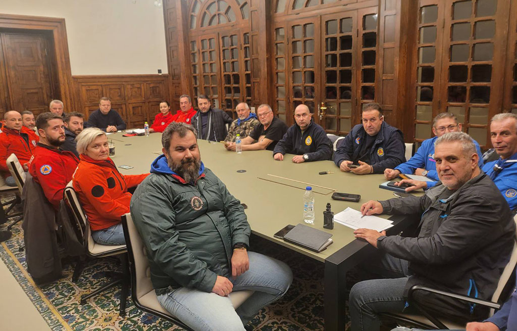 Συνάντηση με τις εθελοντικές οργανώσεις πολιτικής προστασίας για τις ...