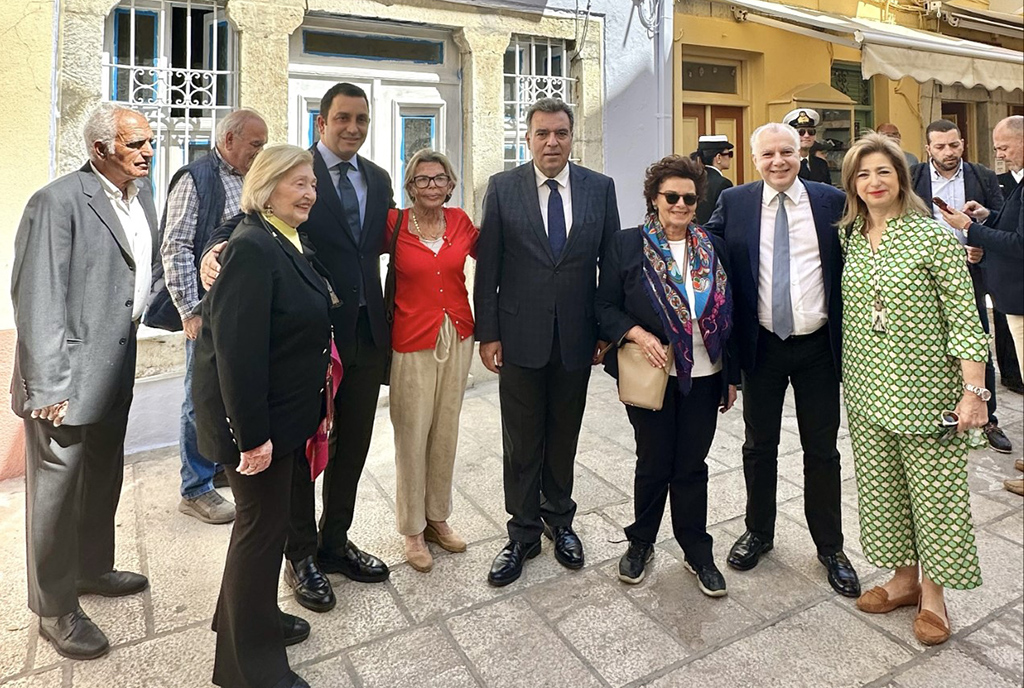 Περιοδεία του Αντώνη Γιαννικουρή στη Σύμη με αφορμή την επέτειο της 8ης ...