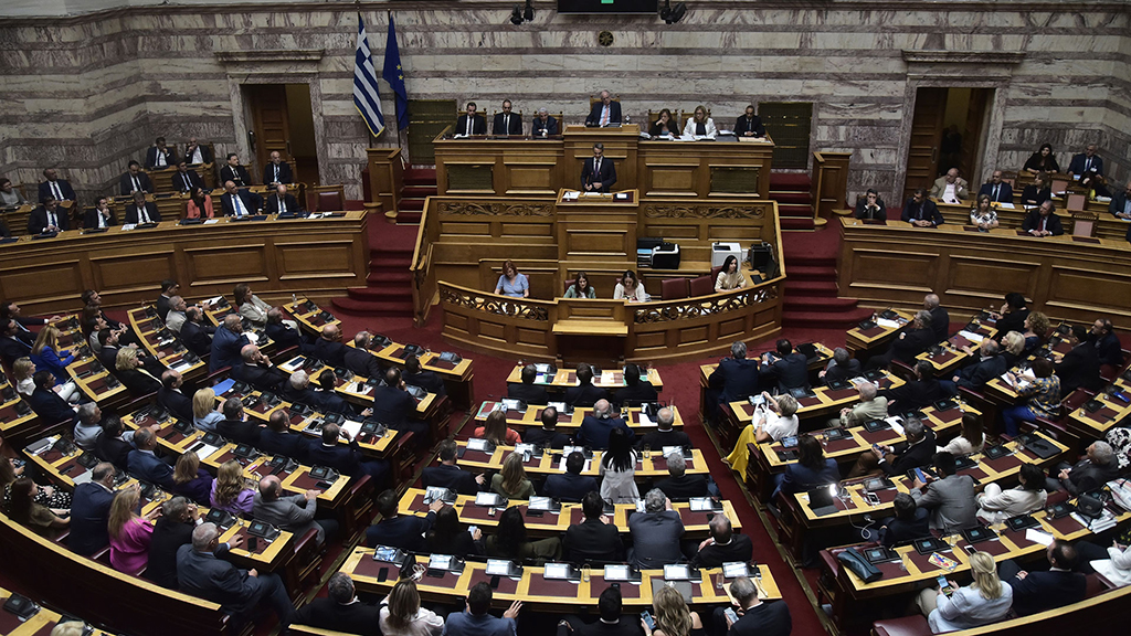 Super League 2: Στη Βουλή οι φάκελοι της UEFA για τρία παιχνίδια που ...