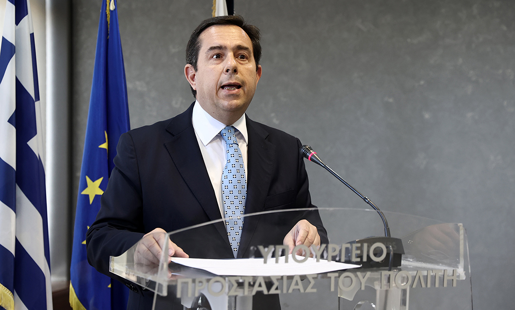 Μηταράκης: Επανεκπαίδευση του προσωπικού της ΕΛ.ΑΣ. το 2023 στο ...
