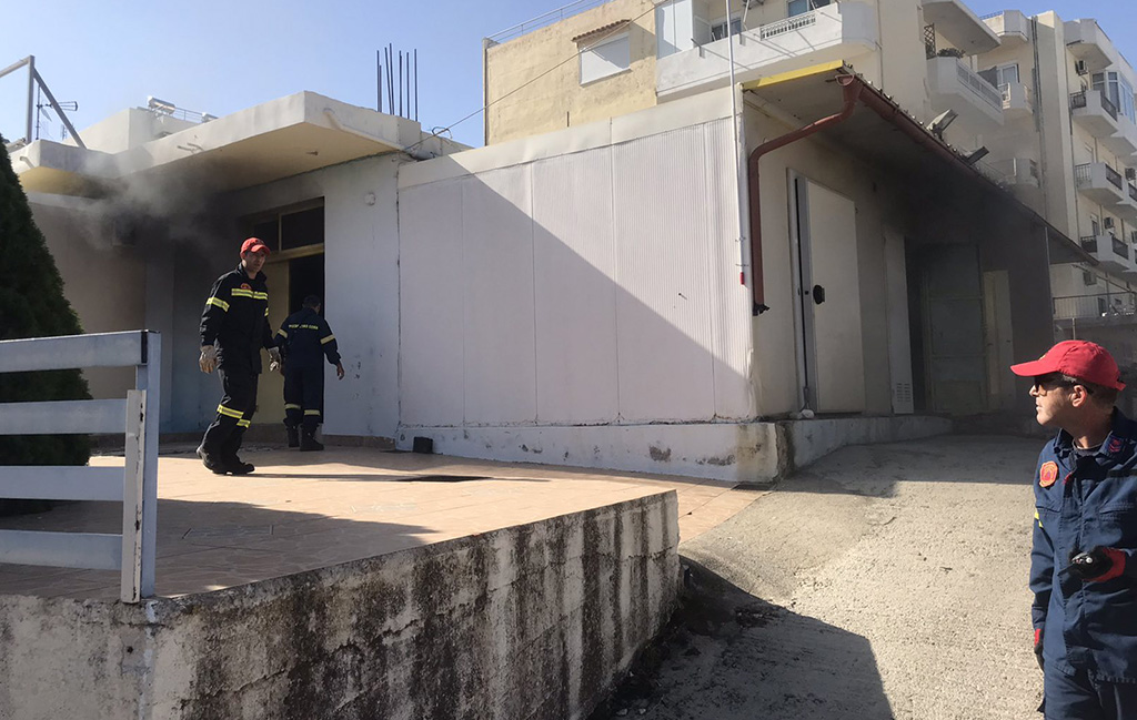 Φωτιά εκδηλώθηκε σε αποθήκη στην περιοχή της Ανάληψης - Δημοκρατική της ...