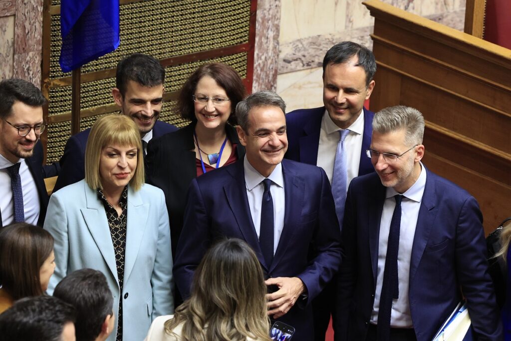 Διεθνή ΜΜΕ: Ιστορική ψηφοφορία στην Ελλάδα και «νίκη-ορόσημο» για τα ...