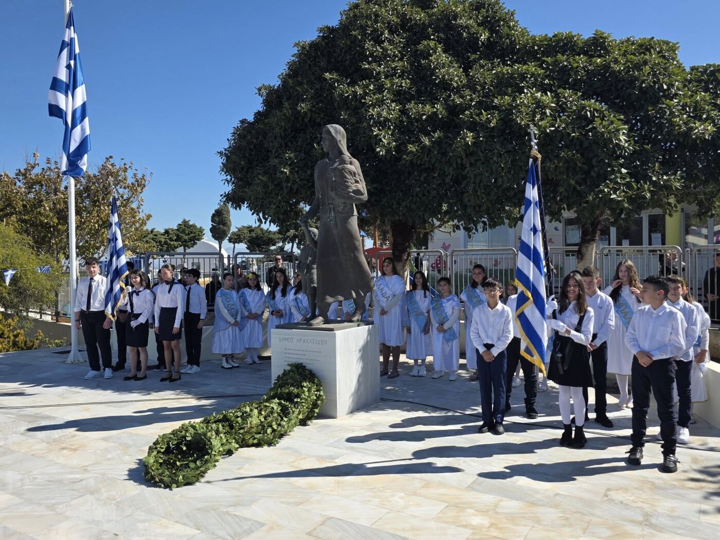 Παρέλαση για την 77η Επέτειο Ενσωμάτωσης της Δωδεκανήσου στην Κέφαλο ...