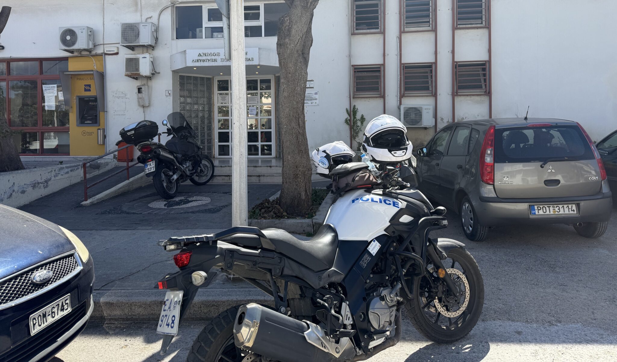 Εφοδος των αδιάφθορων της ΕΛ.ΑΣ. και συλλήψεις στην Πολεοδομία του ...