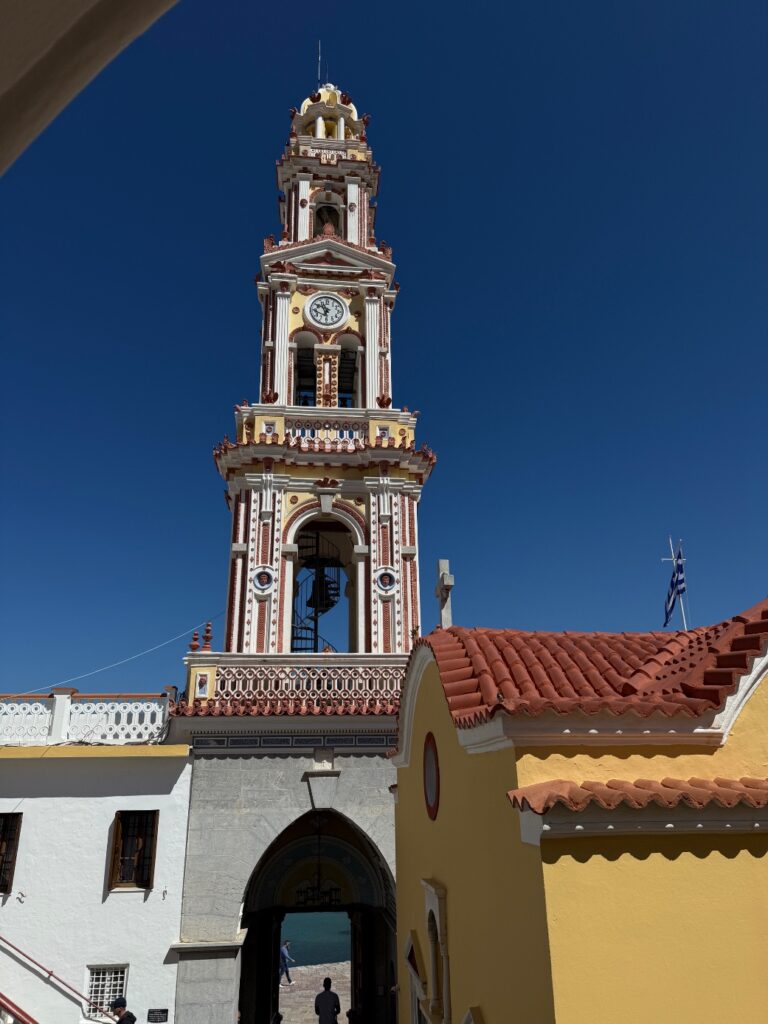 Γιάννης και Δήμητρα Κούστα: Η βάφτιση του John Junior Coustas στη Σύμη - Δημοκρατική της Ρόδου