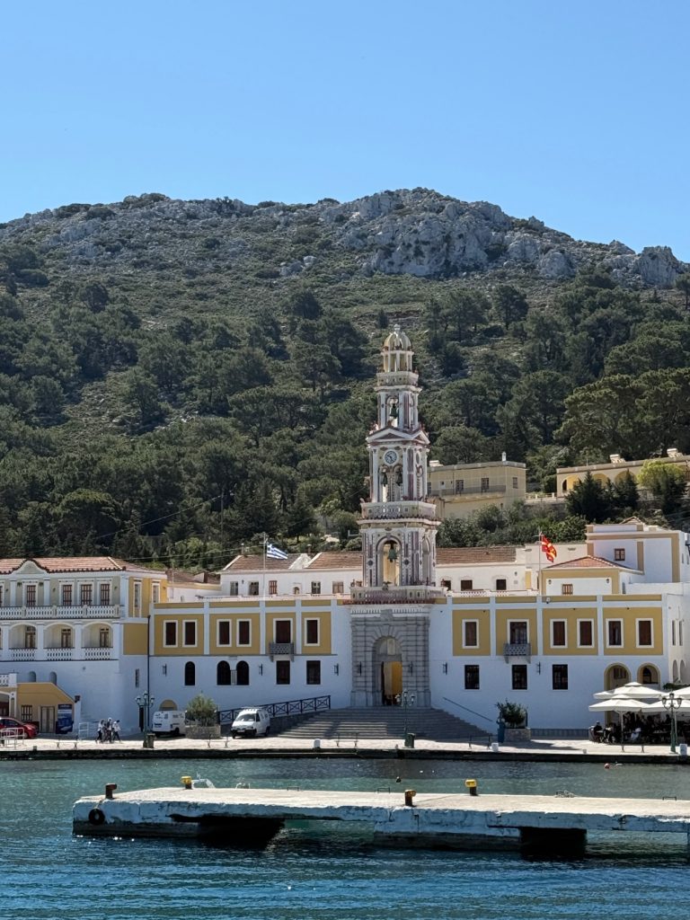 Γιάννης και Δήμητρα Κούστα: Η βάφτιση του John Junior Coustas στη Σύμη ...