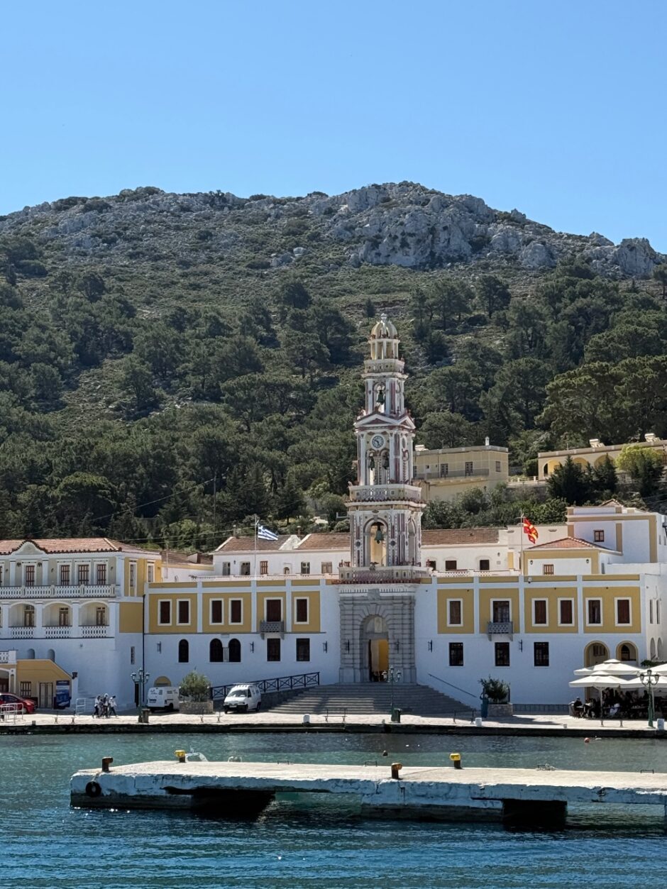 Γιάννης και Δήμητρα Κούστα: Η βάφτιση του John Junior Coustas στη Σύμη - Δημοκρατική της Ρόδου