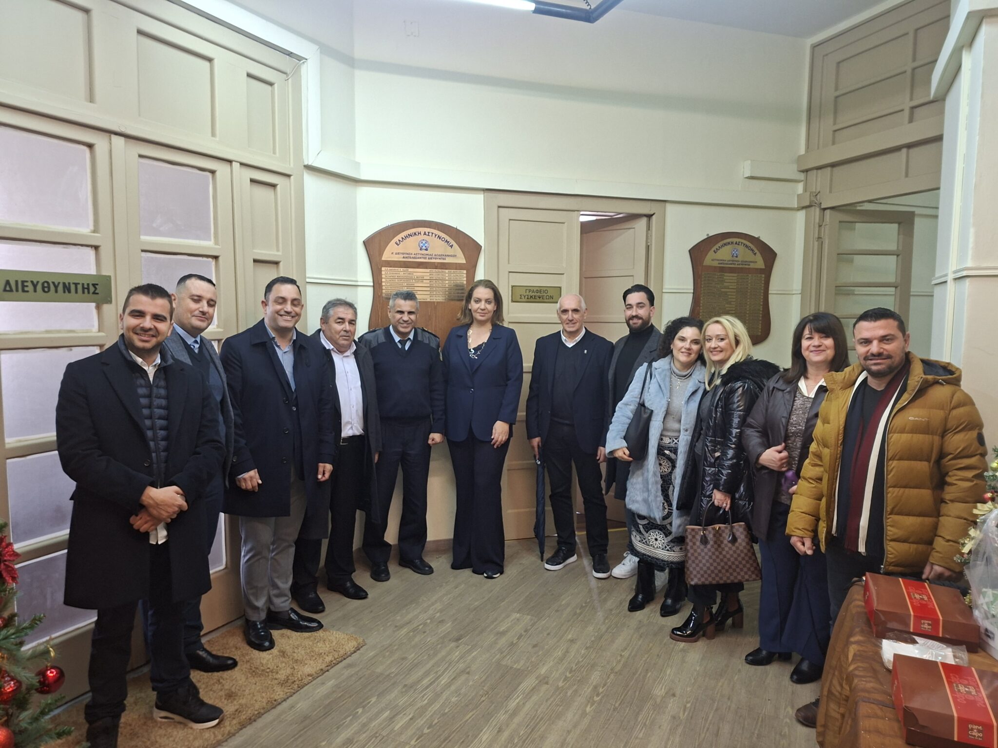 Επισκέψεις για ευχές από την ΔΕΕΠ Δωδεκανήσου της ΝΔ την ΔΗΜΤΟ Ρόδου ...