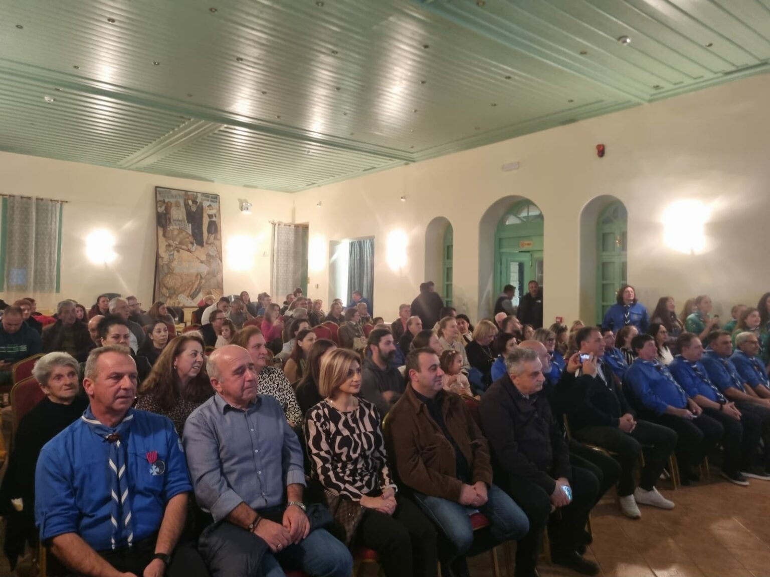 Η Κατερίνα Εμμανουήλ στην κοπή της βασιλόπιτας του 3ου Συστήματος ...