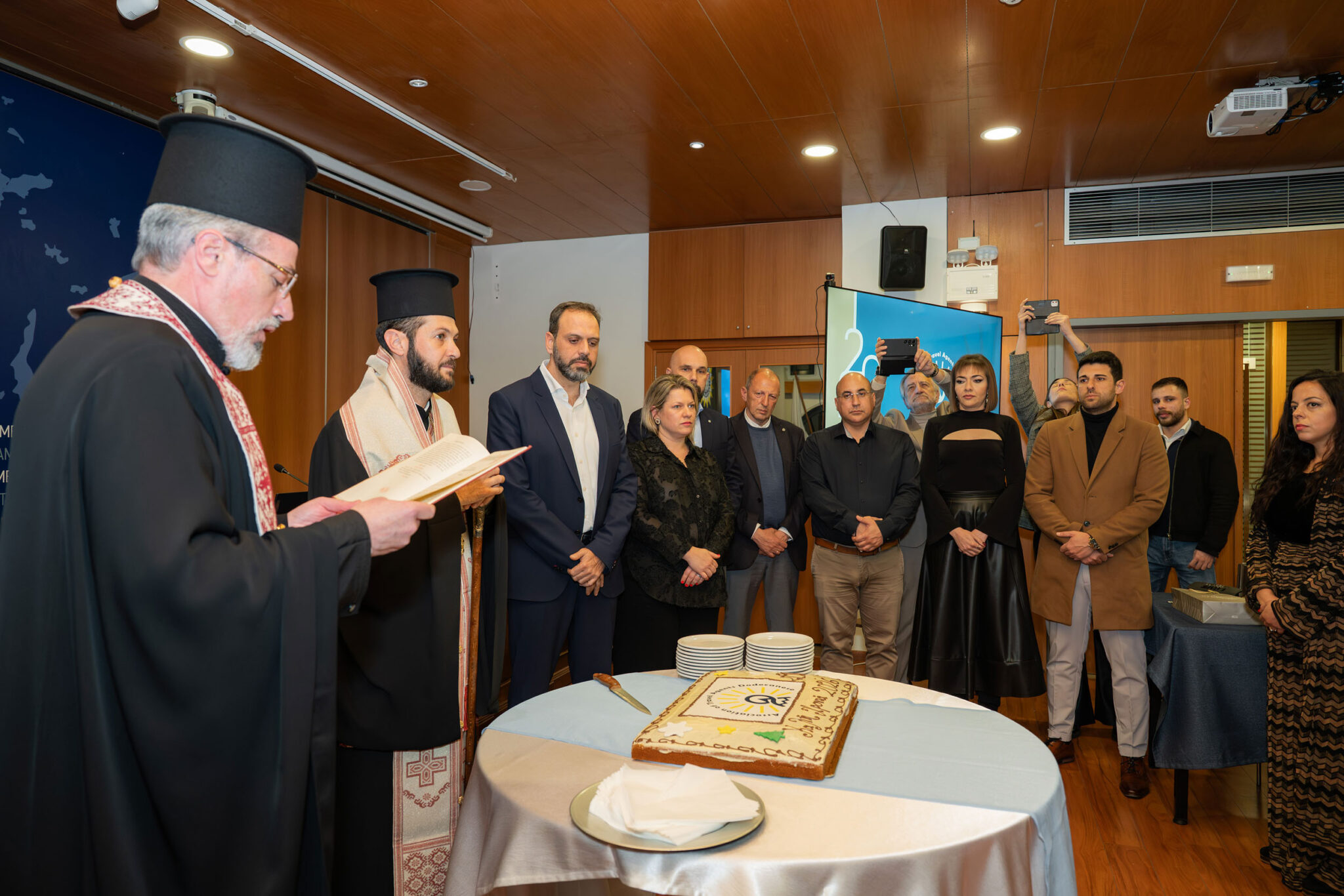 Σε θερμό και εορταστικό κλίμα η κοπή πίτας της Ένωσης Τουριστικών ...