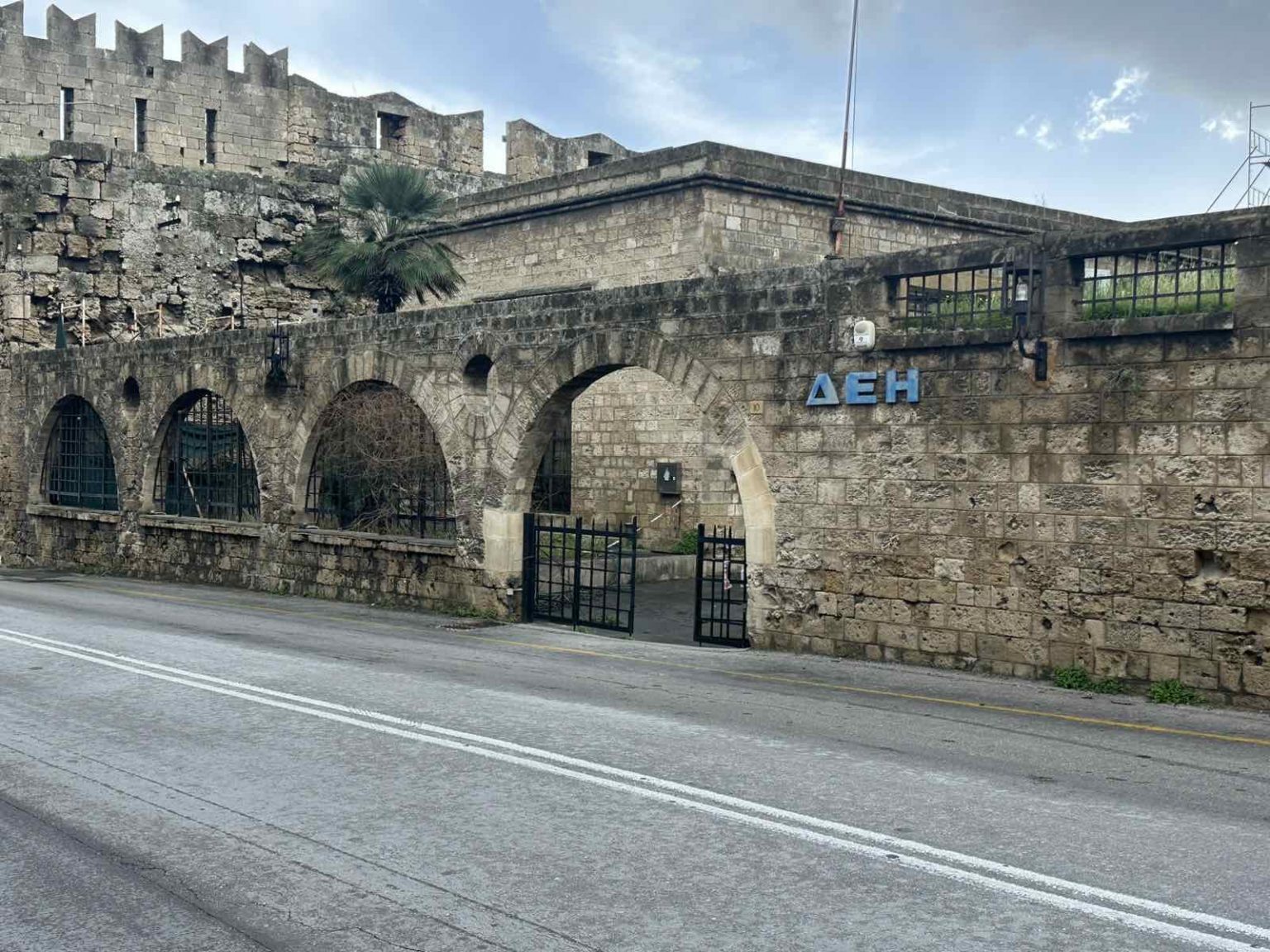 Η “έξωση” που γύρισε μπούμερανγκ και το θεαματικό σχέδιο στέγασης του ...